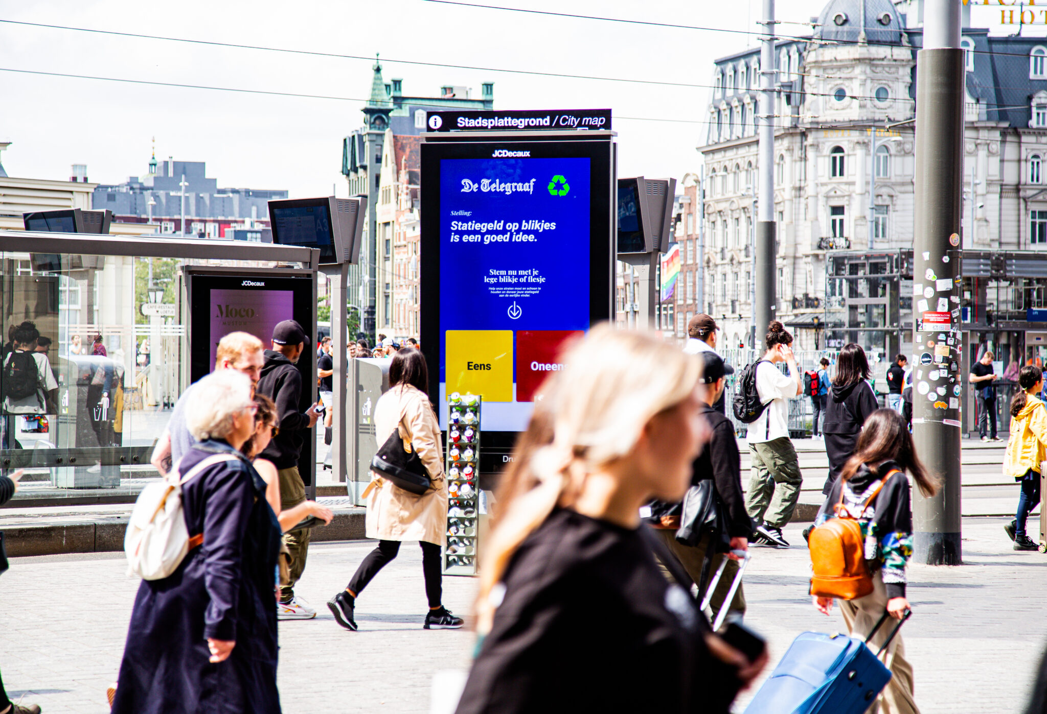 Wayne Parker Kent en JCDecaux lanceren interactieve DOOH-displays voor ...